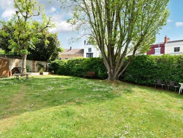 2 bedroom flat for sale in Blount Road, Portsmouth, PO1