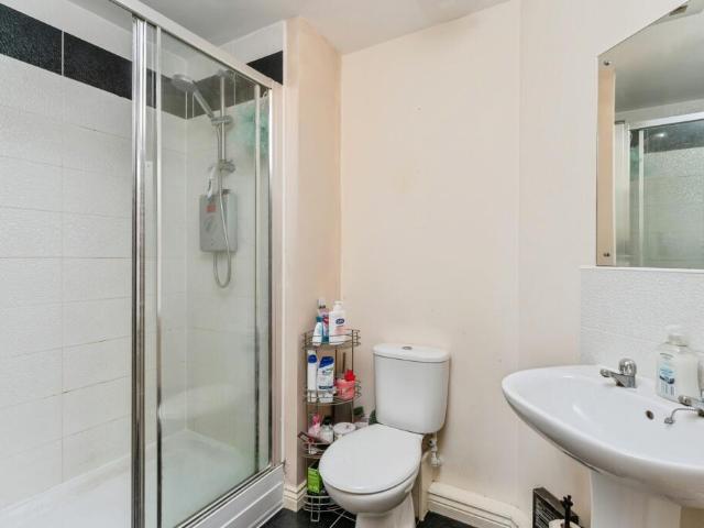2 bedroom flat for sale in Black Diamond Park, Chester, Cheshire, CH1