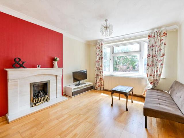 2 bedroom flat for sale in Blakes Lane, New Malden, KT3