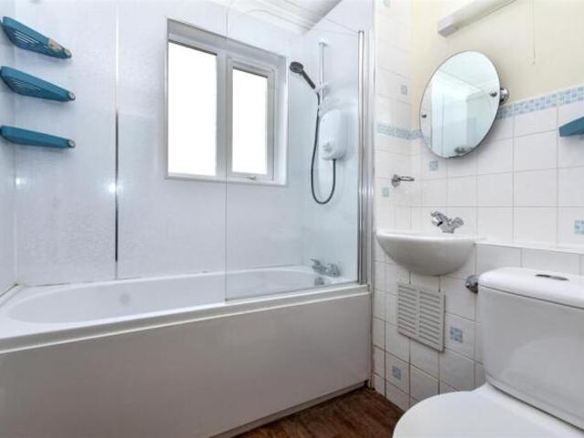 2 bedroom flat for sale in Blakes Way, Eastbourne, BN23
