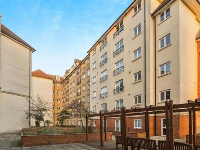 2 Bedroom Flat For Sale In Broad Street, Northampton