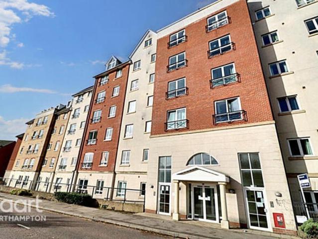 2 bedroom flat for sale in Broad Street, Northampton, NN1