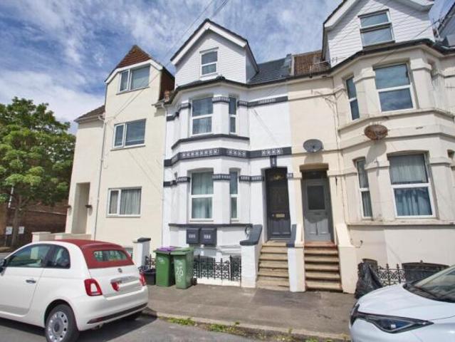 2 bedroom flat for sale in Broadmead Road, Folkestone, Kent, CT19