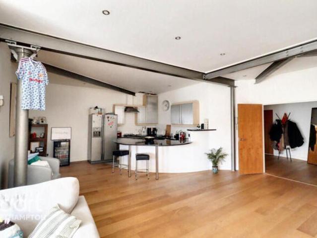 2 bedroom flat for sale in Brockton Street, Northampton, NN2