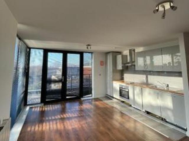 2 bedroom flat for sale in Bromham Road, Bedford, Bedfordshire, MK40