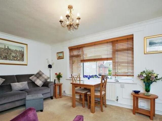 2 Bedroom Flat For Sale In Bromley, Kent