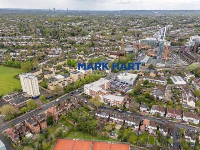 2 Bedroom Flat For Sale In Bromley