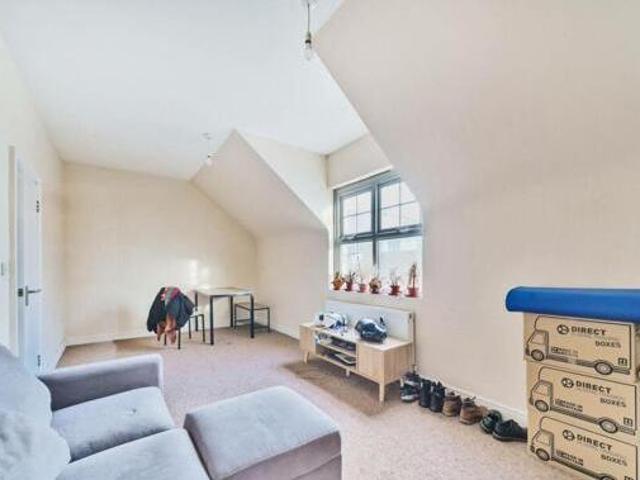 2 Bedroom Flat For Sale In Bromley