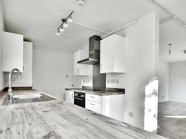 2 Bedroom Flat For Sale In Brompton, Kent