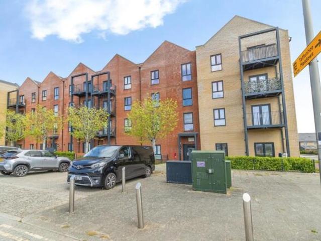 2 bedroom flat for sale in Bronte Avenue, Tattenhoe Park, Milton Keynes, Buckinghamshire, MK4