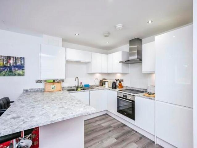 2 bedroom flat for sale in Brook Road, Maghull, Liverpool, Merseyside, L31