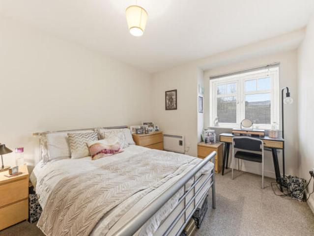 2 bedroom flat for sale in Brackenhurst Drive, Moortown, Leeds, LS17