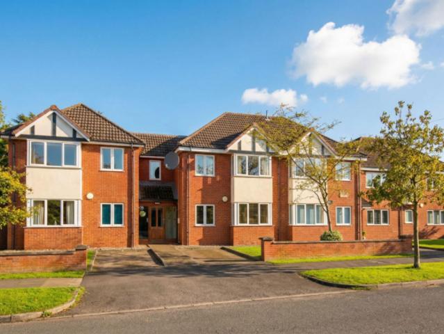 2 bedroom flat for sale in Brandon Court, Wake Green Road, Moseley, B13