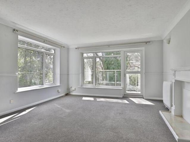 2 bedroom flat for sale in Branksome Wood Road, Bournemouth, Dorset, BH4