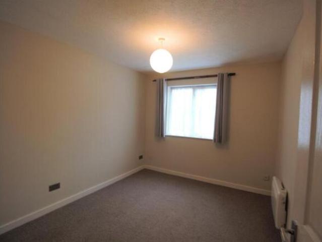 2 bedroom flat for sale in Branscombe House, Gisburn Way, WD24