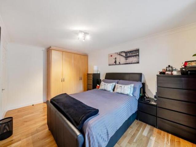 2 bedroom flat for sale in Brasenose Driftway, Oxford, OX4