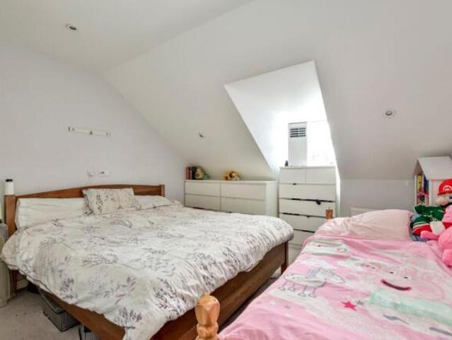 2 bedroom flat for sale in Brewery Mews, Watford, WD17