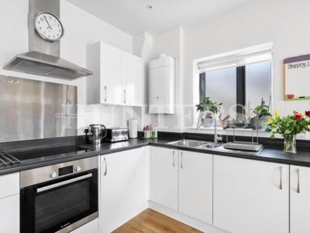 2 bedroom flat for sale in Brewery House, London, N17