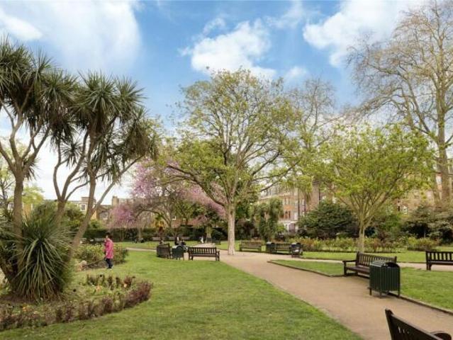 2 bedroom flat for sale in Britten Street, Chelsea, London, SW3