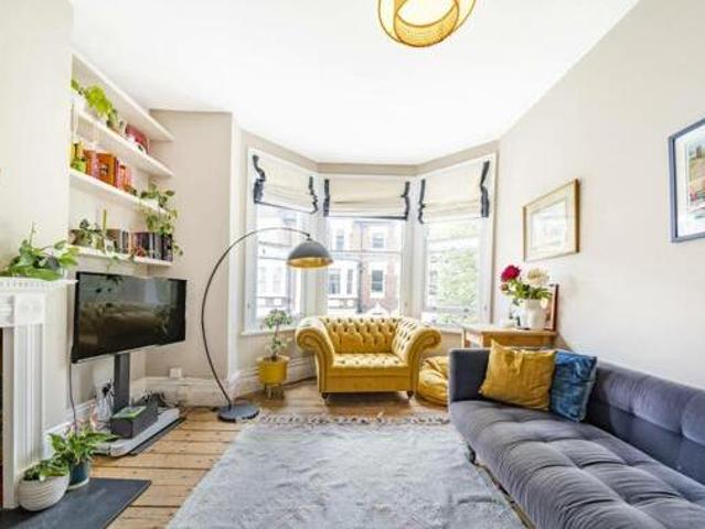 2 Bedroom Flat For Sale In Brixton Hill, London