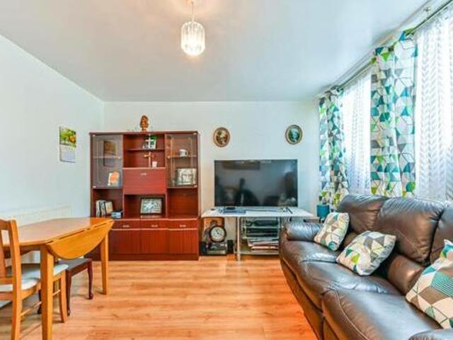 2 Bedroom Flat For Sale In Brixton, London