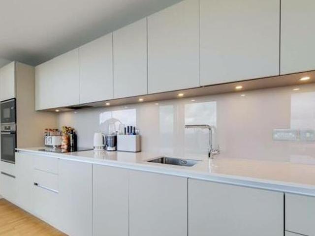 2 Bedroom Flat For Sale In Brixton, London