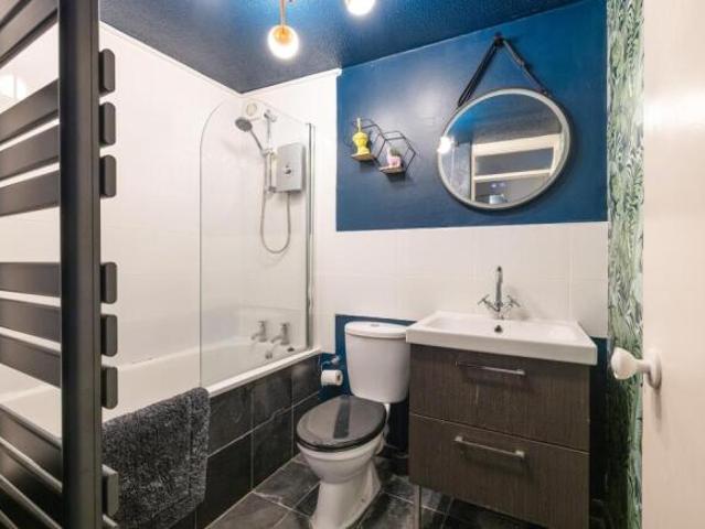 2 bedroom flat for sale in Bridge Road, Leigh Woods, BS8