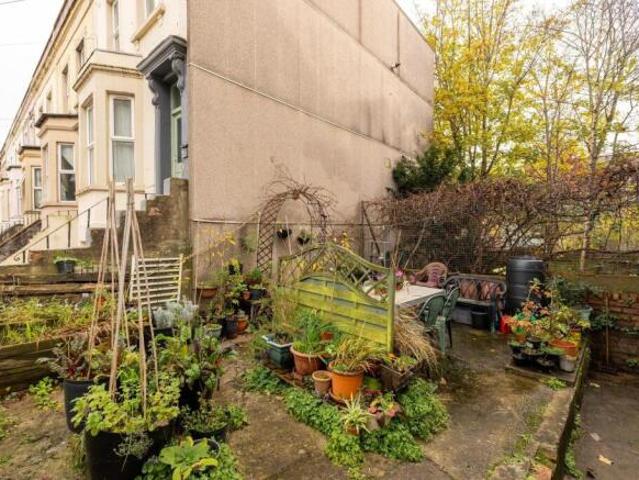 2 bedroom flat for sale in Brigstocke Road, St Pauls, BS2