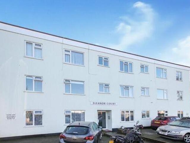 2 Bedroom Flat For Sale In Bruce Avenue, Worthing