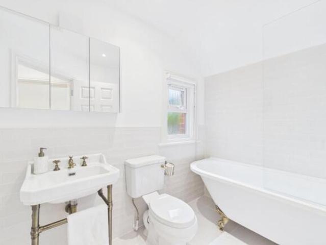 2 bedroom flat for sale in Brunswick Hill, Reading, Berkshire, RG1
