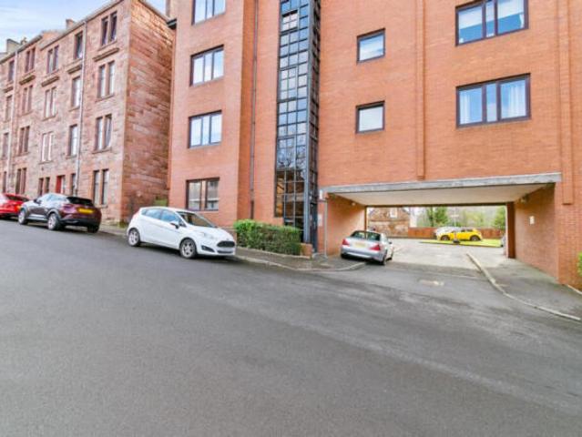 2 bedroom flat for sale in Brunton Street, Muirend, G44