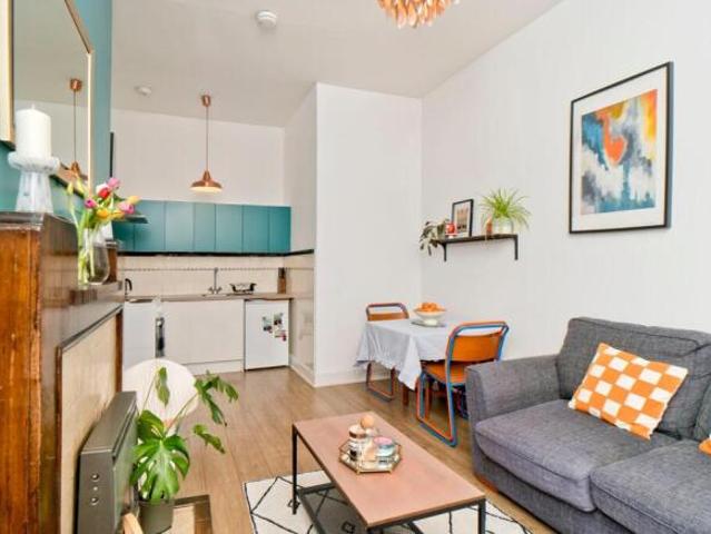 2 bedroom flat for sale in Bruntsfield Place, Edinburgh, EH10