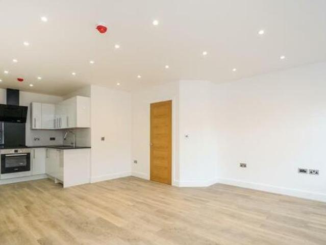 2 Bedroom Flat For Sale In Buckinghamshire