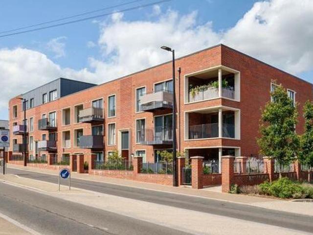 2 Bedroom Flat For Sale In Buckinghamshire