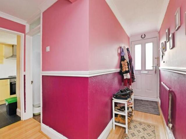 2 bedroom flat for sale in Budshead Road, Plymouth, PL5