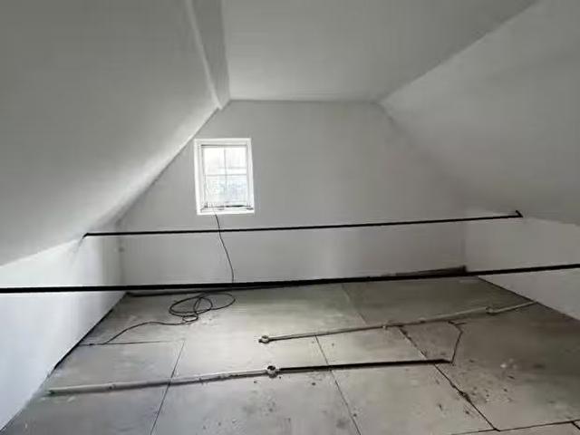 2 Bedroom Flat For Sale In Bull Lane, High Wycombe, HP11