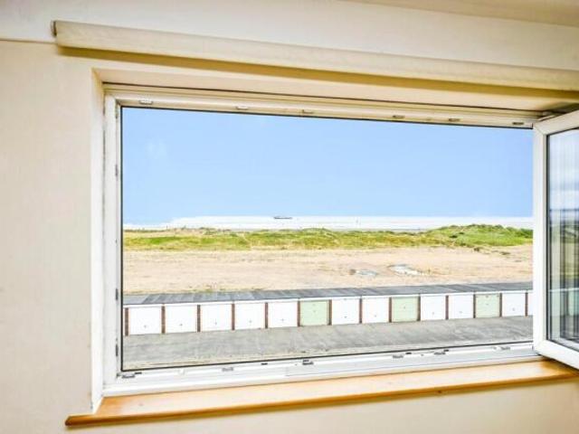 2 bedroom flat for sale in Burbo Bank Road South, Blundellsands, Merseyside, L23