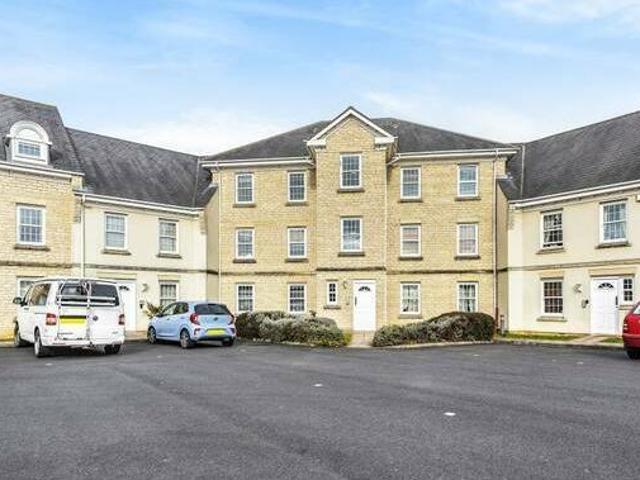 2 bedroom flat for sale in Bure Park Bicester Oxfordshire OX26