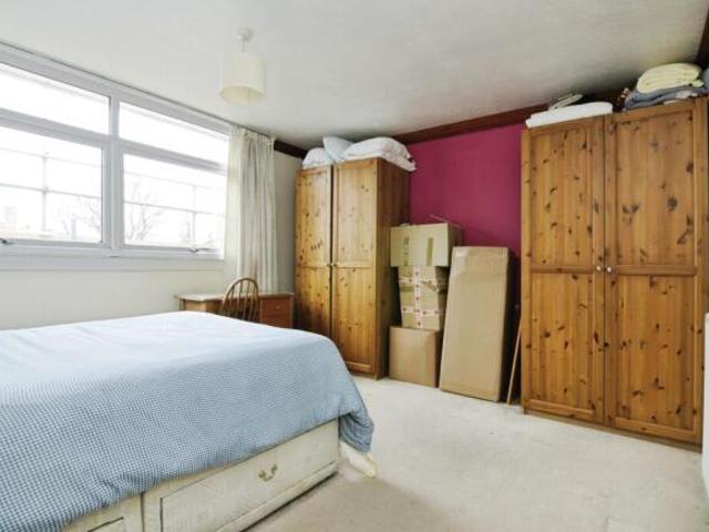 2 bedroom flat for sale in Burland Road, Brentwood, CM15