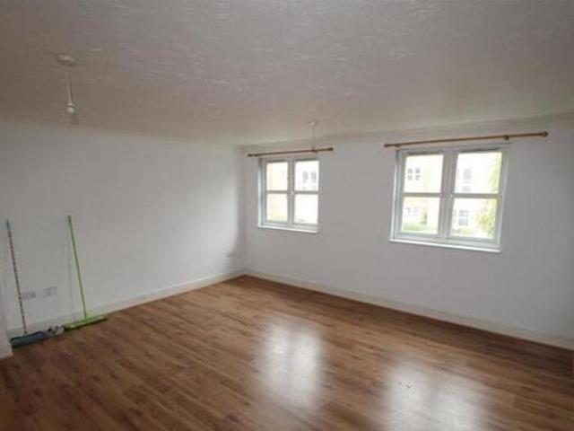 2 Bedroom Flat For Sale In Burleigh Road