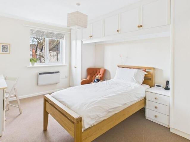 2 bedroom flat for sale in Burling Court, Cambridge, Cambridgeshire, CB1