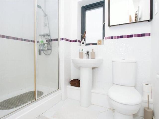 2 bedroom flat for sale in Burlton Road, Cambridge, Cambridgeshire, CB3