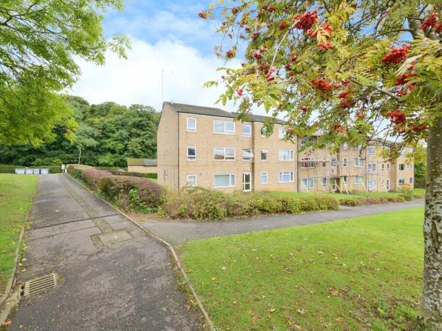 2 bedroom flat for sale in Burrows Court, Northampton, NN3