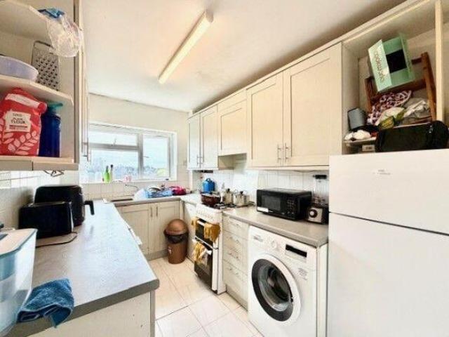 2 bedroom flat for sale in Bushey Hall Road, Bushey, WD23 2EW, WD23