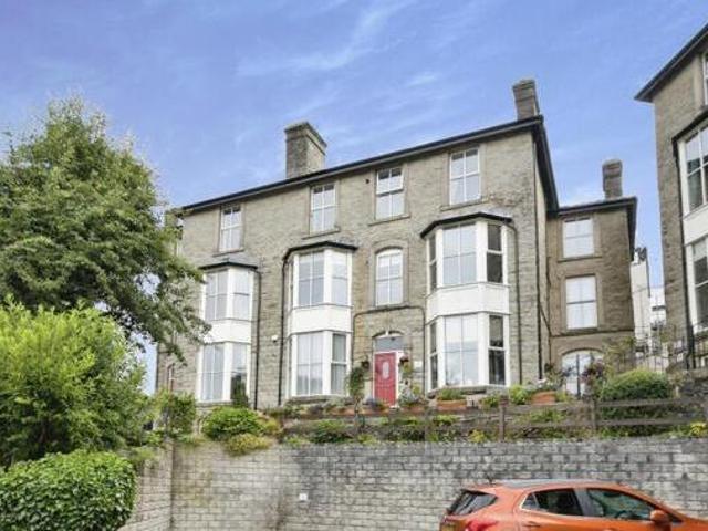 2 Bedroom Flat For Sale In Buxton, Derbyshire