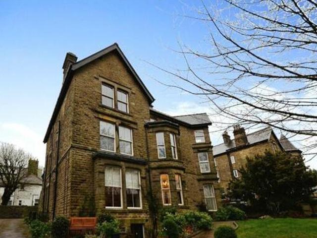 2 Bedroom Flat For Sale In Buxton, Derbyshire