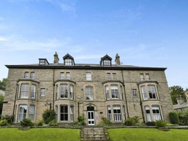 2 Bedroom Flat For Sale In Buxton, Derbyshire