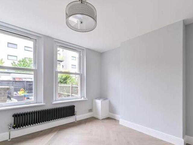 2 Bedroom Flat For Sale In Camberwell, London