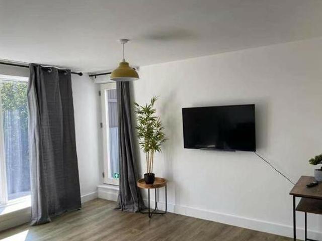 2 Bedroom Flat For Sale In Cambridge, Cambridgeshire