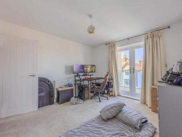 2 bedroom flat for sale in Camper Road, Southend on Sea, SS1